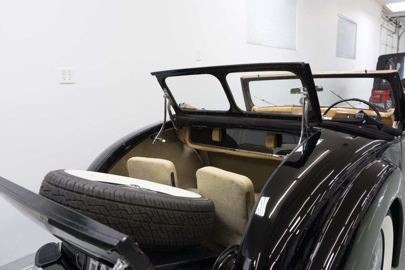 1946 TRIUMPH 1800 | Farland Classic Restoration