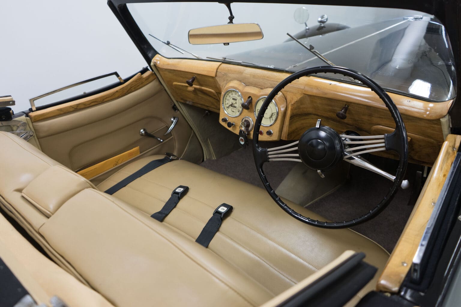 1946 TRIUMPH 1800 | Farland Classic Restoration