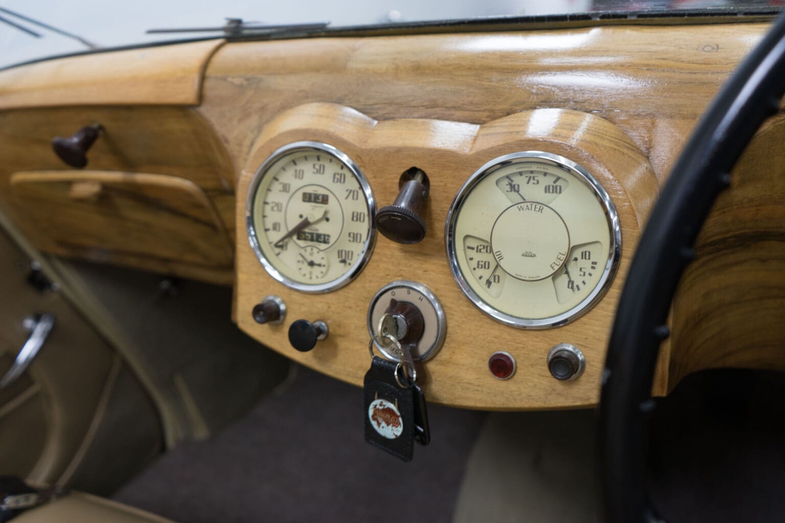 1946 TRIUMPH 1800 | Farland Classic Restoration